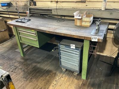 Wall mounted bench | Dome Auctions